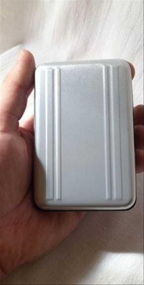 Алюминиевый защитный чехол для карт памяти