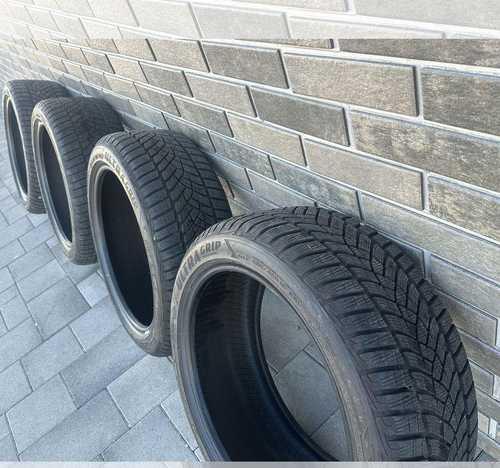 Goodyear UltraGrip Performance 225/45 R18 и 245/40 R18 95V