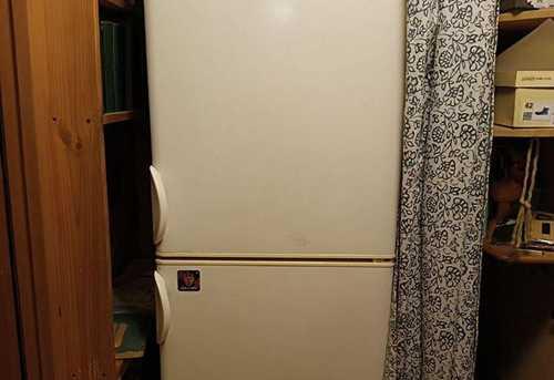 Холодильник бу Electrolux