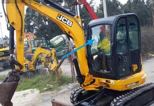Стекло лобовое верхнее Jcb 8035 zts