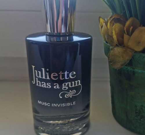 Juliette Has A Gun Musc Invisible