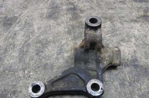 Кронштейн Lexus RX 300 330 350 400H