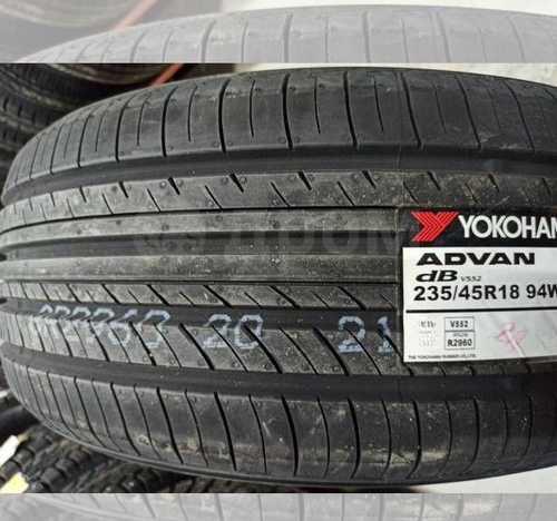 Yokohama Advan dB V552 235/45 R18 94W