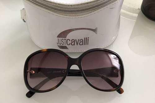 Солнцезащитные очки Just Cavalli