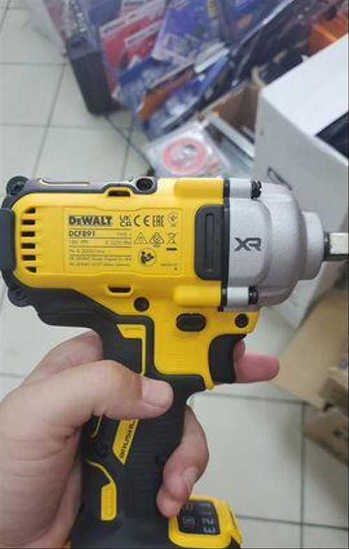 Автомобильный гайковерт Dewalt