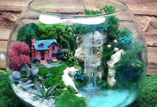 Флорариум с домиком и водопадом