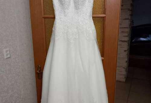 Свадебное платье со шлейфом 44-46