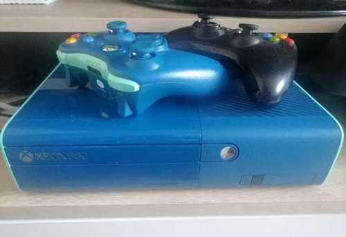 Xbox 360 e 500 GB blue edition