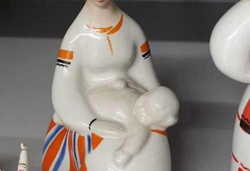 Материнство Коростень статуэтка фарфор