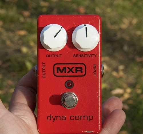 Педаль эффектов MXR M102 Dyna Comp