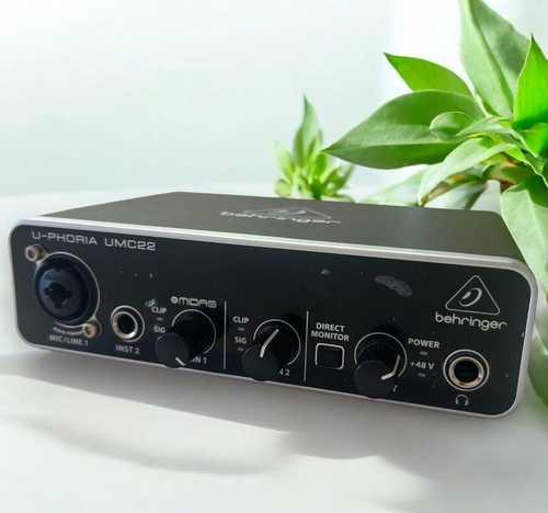 Звуковая карта behringer umc22