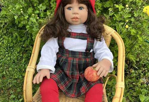 Кукла коллекционная виниловая