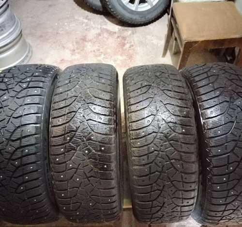 Bridgestone Blizzak Spike-02 225/55 R18