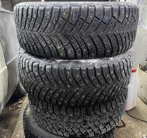 Michelin 4x4 Alpin 205/55 R16 19B