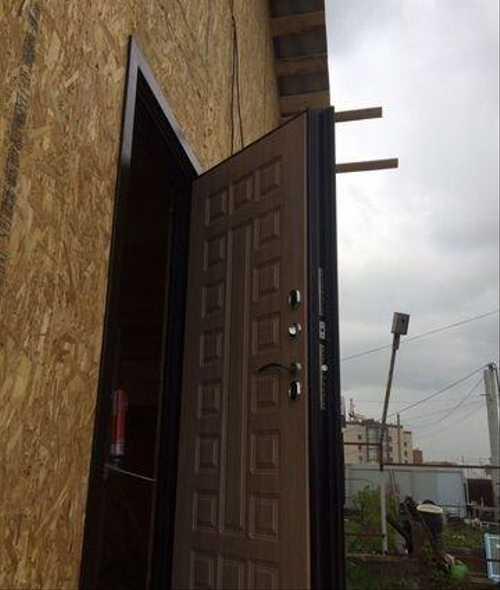 Дверь в частный дом коттедж с терморазрывом