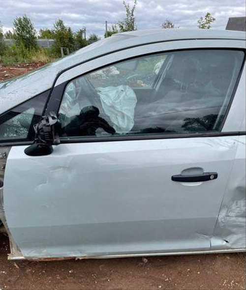 Передняя левая дверь Opel Corsa D