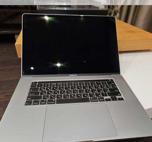 Macbook pro 16 2019 late 16gb 1T