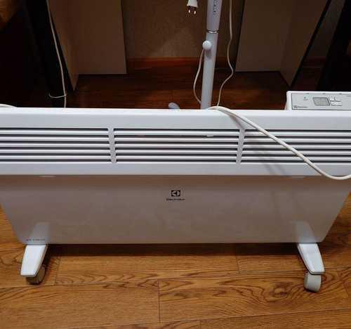 Конвектор Electrolux ECH/AS-2000 ER на гарантии (к