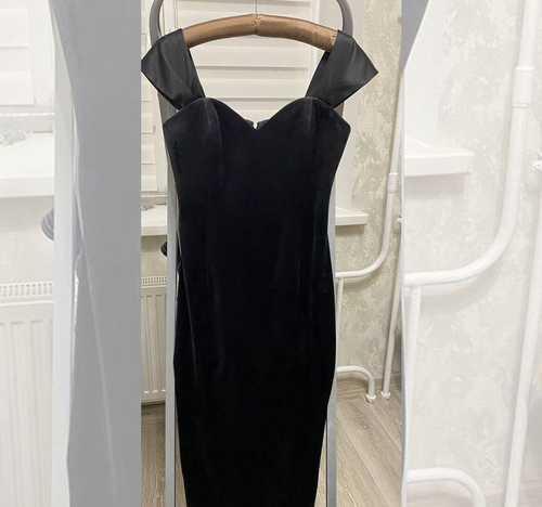 Платье женское 40-42 черное вечернее