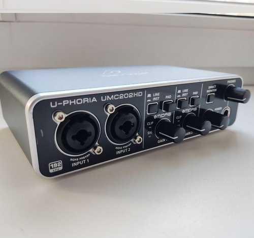 Звуковая карта Behringer umc202hd