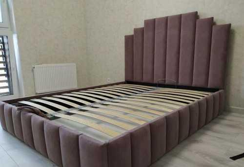 Кровать дизайнерская с подьемным механизмом