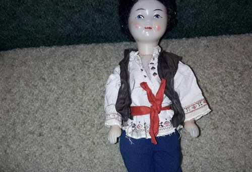 Кукла СССР в национальной одежде молдаван 28 см