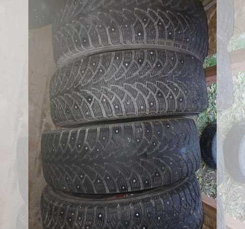 Nokian Tyres Hakkapeliitta 4 215/65 R16