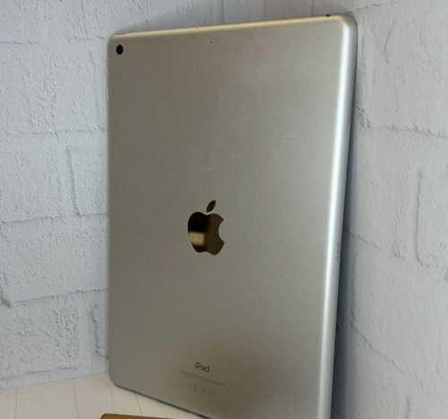 iPad 7 2019 32 Гб в цвете Silver