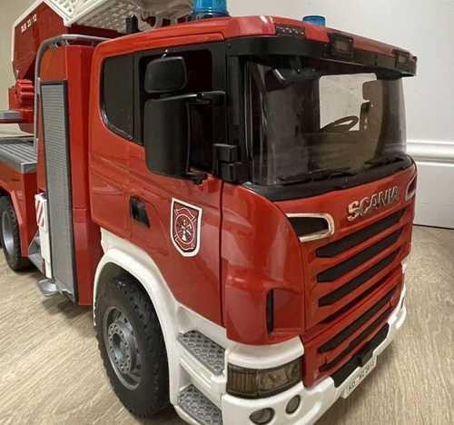 Пожарная машина bruder scania