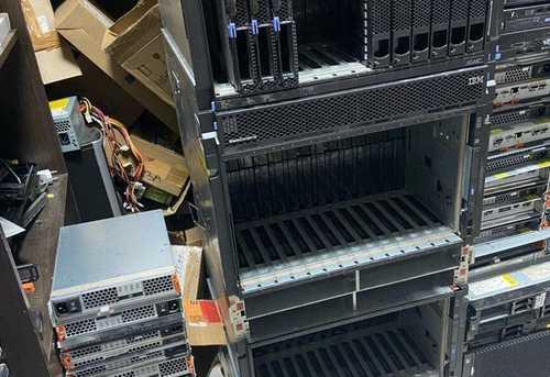 Сервер IBM BladeCenter E-series 8677