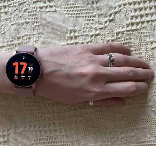 Смарт-часы Samsung Galaxy Watch Active2 40mm