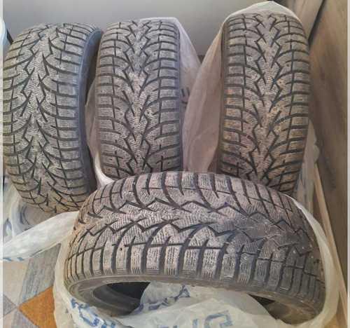 Observe X-10 215/50 R17 91T
