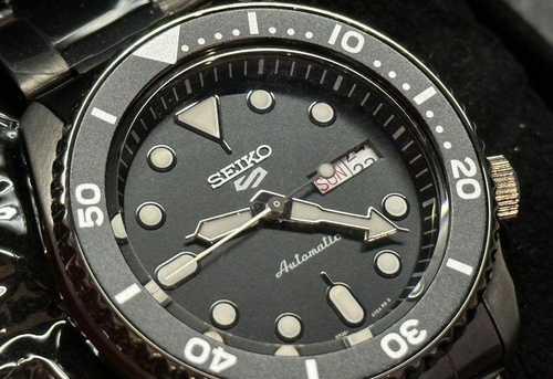 Часы Seiko 5 sports srpd65K1 новые