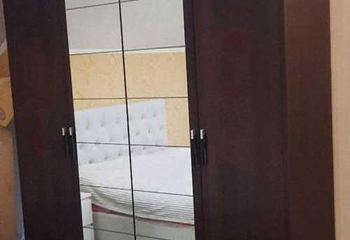 Спальный гарнитур (шкаф, кровать и тумбочки)