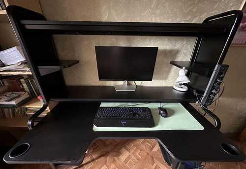 Компьютерный стол IKEA фредде