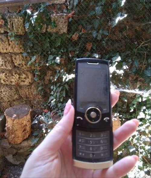 Телефон Samsung слайдер, вздулась батарея