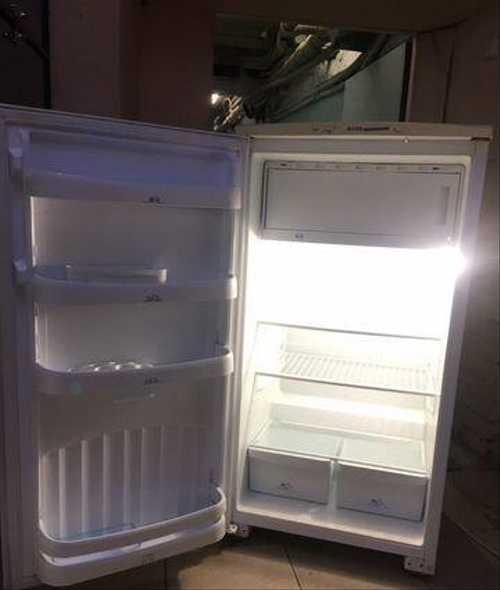 Узкий холодильник Nord (57 см)