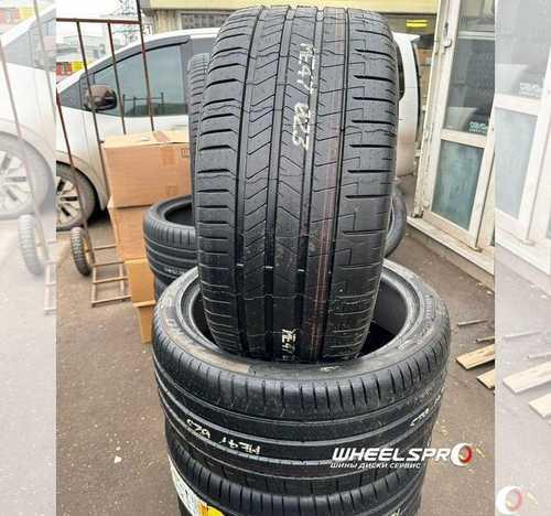 Pirelli P Zero PZ4 275/40 R22