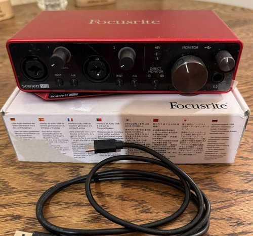 Внешняя звуковая карта Focusrite Scarlett 2i2 3rd