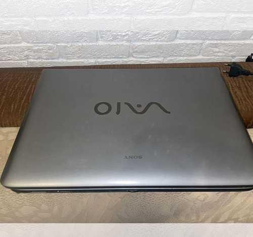 Ноутбук Sony Vaio PCG-8R3L 17"