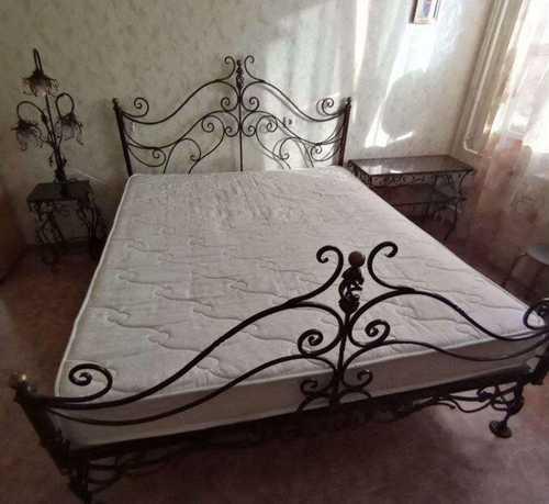 Кровать кованая
