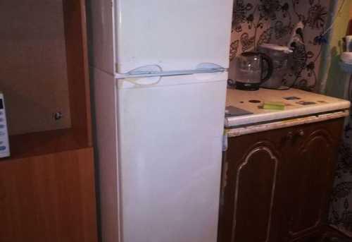 Холодильник бу маленький Саратов 258