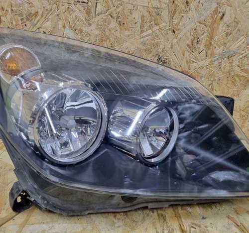 Фара правая Opel Astra H С 2004