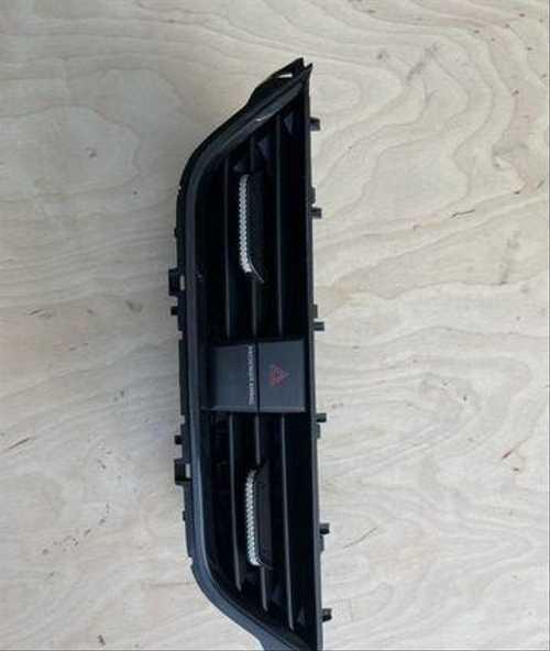 Дефлектор торпедо центральный VW Polo 6 Liftback