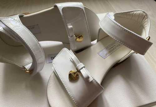 Новые кожаные сандалии Dolce & Gabbana 22
