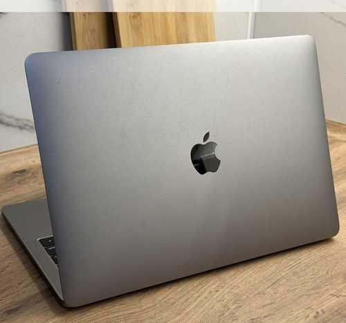 Macbook pro 13 2019 i7/16/256gb