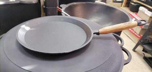 Чугунная сковорода блинная 24 см Камская посуда
