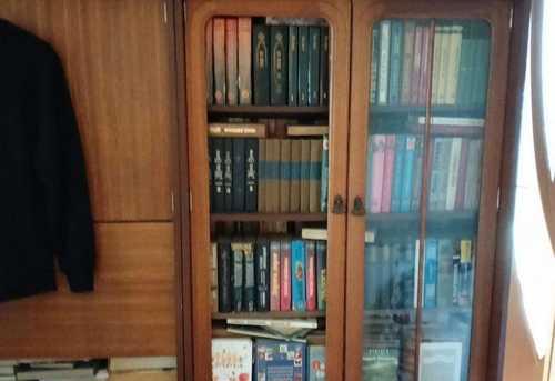 Книжный шкаф сервант