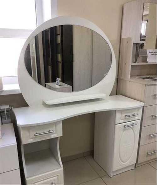 Туалетный столик