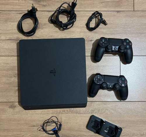 Sony ps4 slim 1tb с играми 2 геймпада